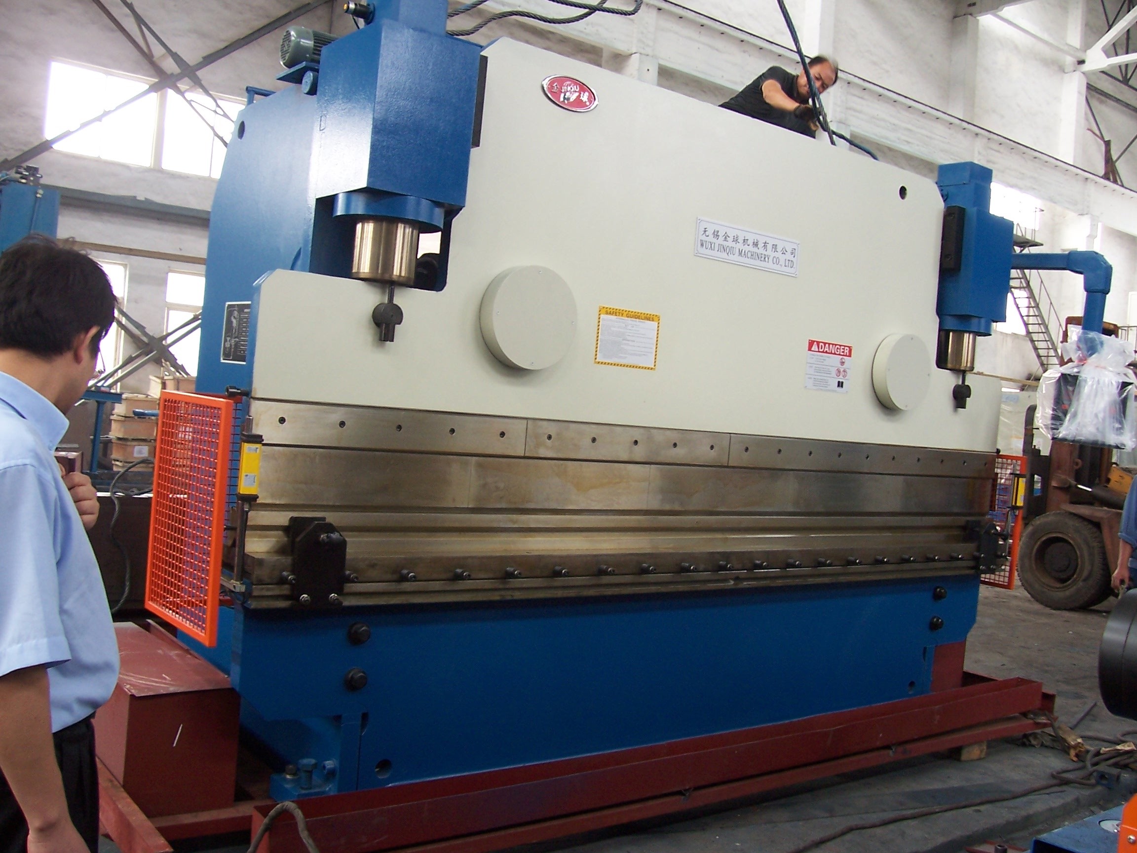 320 macchine piegatubi di Ton Cnc Hydraulic Press Brake/macchina ...